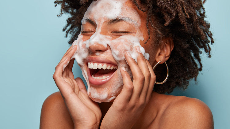 ¿Cómo identificar si es jabón tradicional o un syndet? – Fotopiel